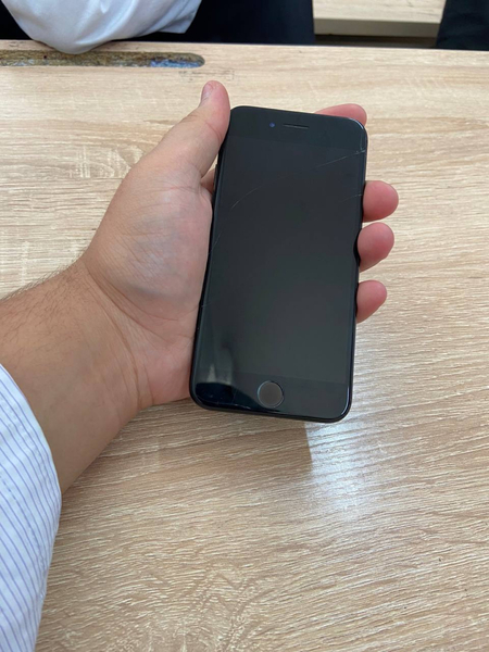 Iphone se2020 holat yaxw