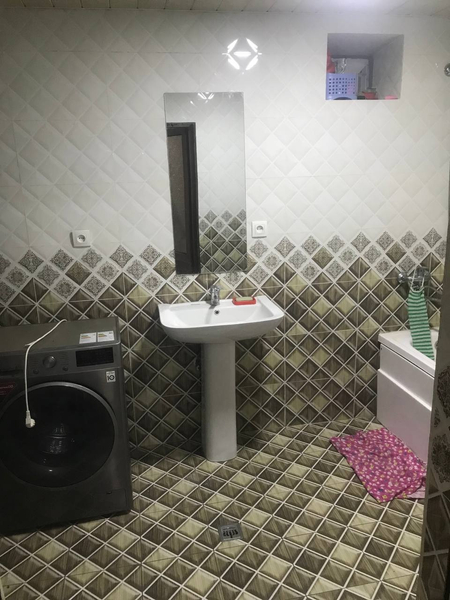 Hovli sotiladi 95min kelishiladi