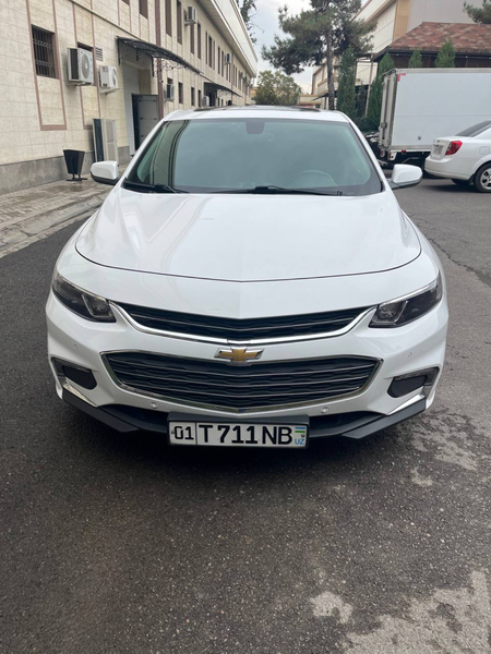Malibu  2.4 Sotiladi