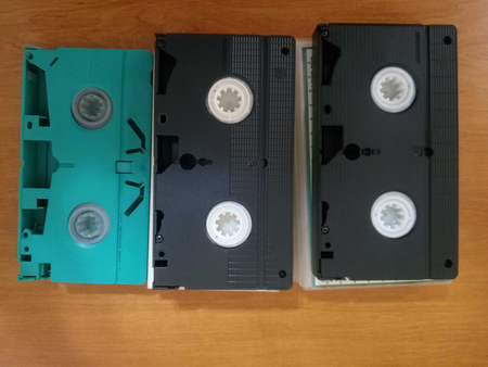 Видеокассеты VHS 3 шт 10 тысяч(см фото)
