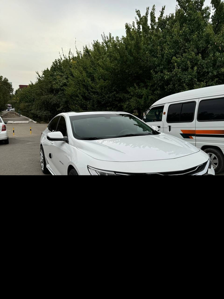 Malibu 2 2.4 sotiladi