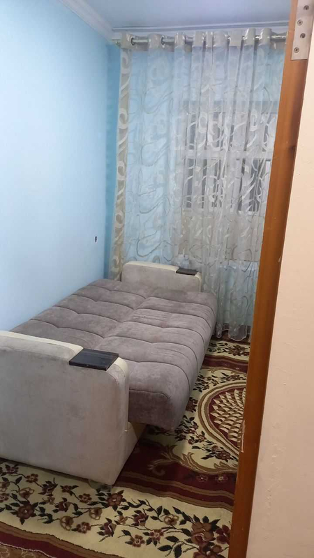 Жар Арик мавзесида 12 каватли уйнинг 7 кавати ижарага берилади.