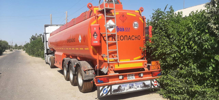 Тягач бензовоз Mercedes actros год 2014