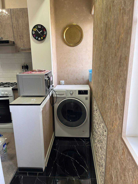 ул.Нукус,бутик Гламур,2-комнатная,6/9,60 м²,ремонт,меб/тех