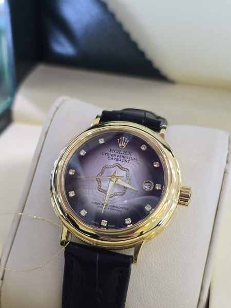 Продаю женские золотые часы Rolex (Баку)