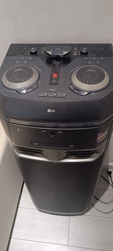 Продается мощная колонка LG X BOOM