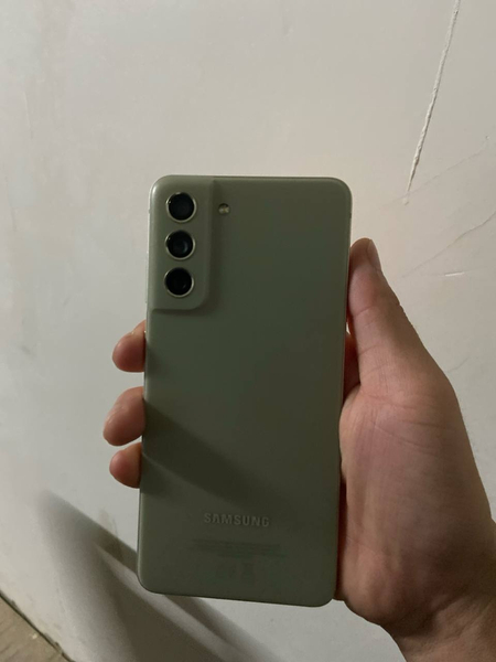 Samsung S21 FE 5G с гарантией