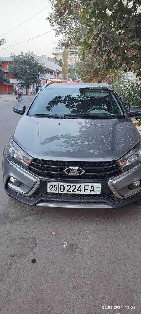 Lada vesta sw cross