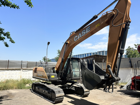 Продается гусеничный экскаватор CASE CX240C
