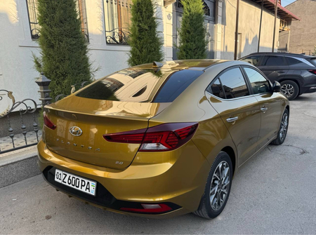 Своя Hyundai Elantra 2.0L в отличном состоянии