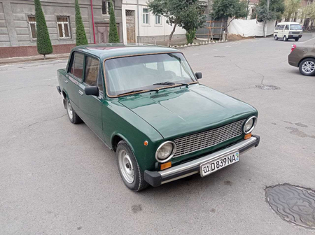 Jiguli VAZ 21011 sotiladi