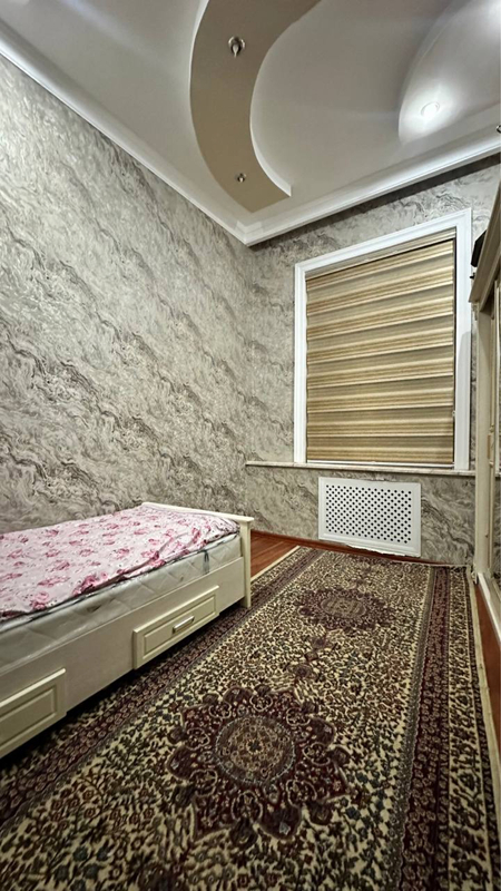 Labzak. S-12. 3/2/4. Gishtli dom evro remont