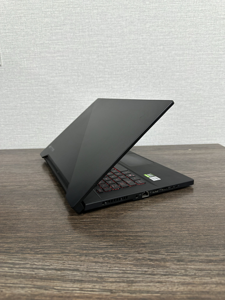 12-Ядерный Asus ROG Zephyrus intel Core i7 RTX2060 6gb 15.6 4K Дисплей