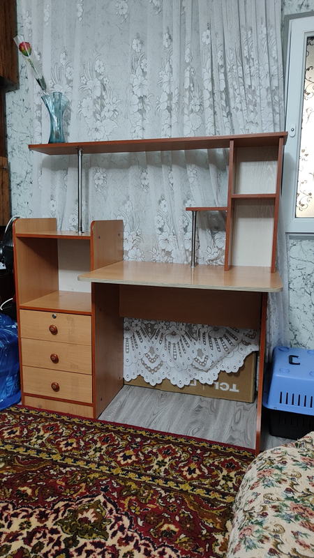 Письменный стол (парта)