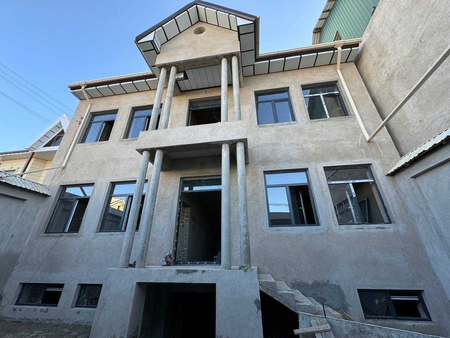 2 sotiq maydonga 2 qavatli kotej sotiladi.