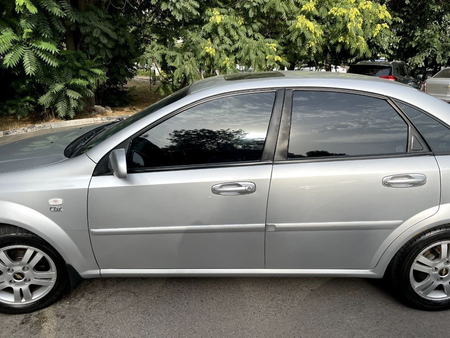 Продается автомобиль Chevrolet lacetti