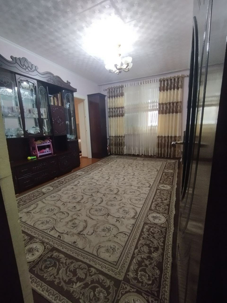 Продаётся уютная квартира 3-х комнатная.