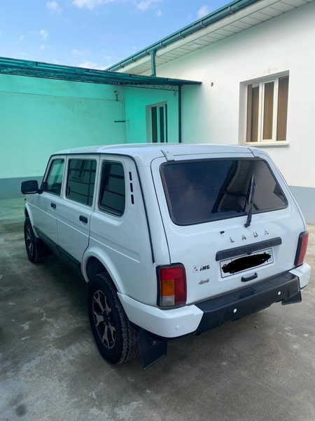 Niva urban срочно сотилади