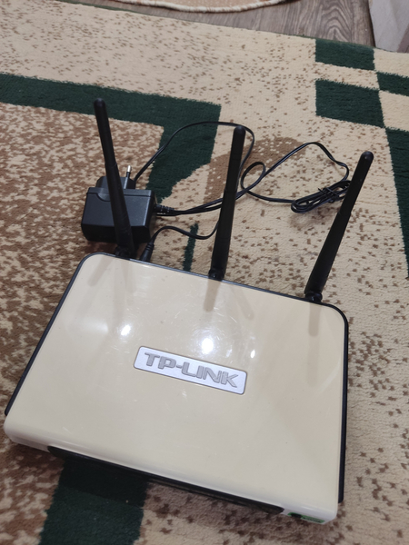 TP - LINK  модель TL- WR940N
