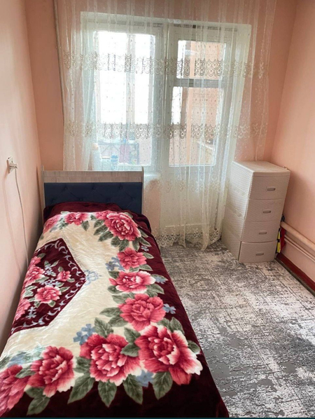 Чиланзар 9 квартал 1*2/4/4 Кирпичный дом с балконом.Звоните Мария