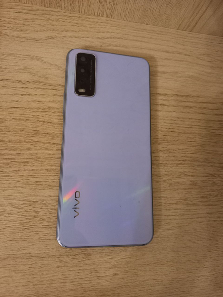 Vivo y12s telefoni sotiladi
