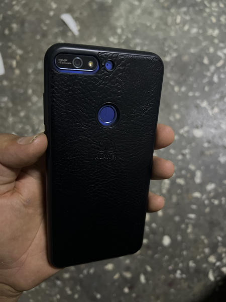 Huawei Y 7 +  SROCHNA sotiladi