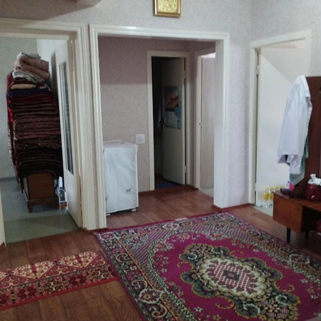 Продаётся 4-х комнатная квартира Сергели 8а