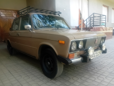 Srochna vaz 2106 sotiladi