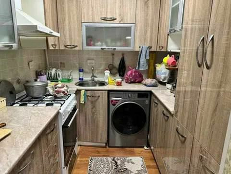 Улица Бобура. Продам 3 комнатную. Балкон 2/6