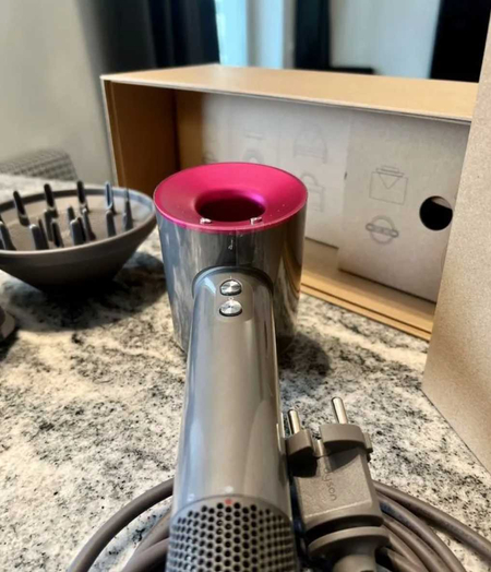Акция Фен Dyson Supersonic + расческа Dyson