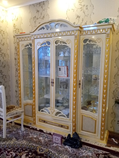 Сервант сатилади таза