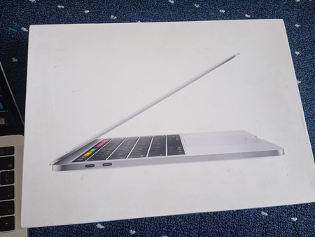 MacBook pro 13 notebook
