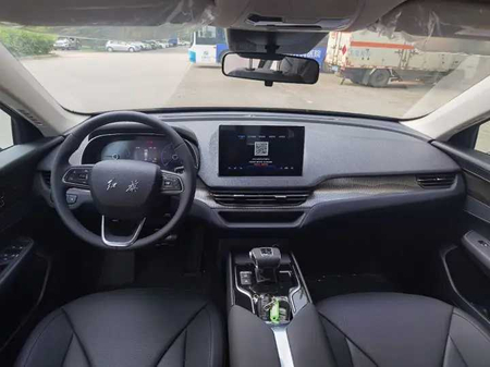 Hongqi EQm5   podklyuch  16700$