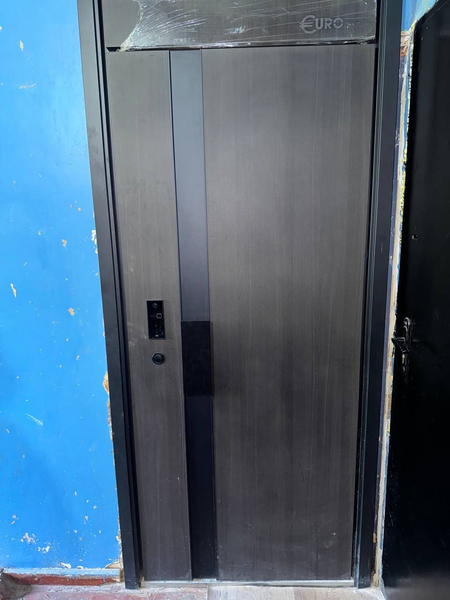 Продам 1 комнатную в 9 -ом квартолеСпутника. Стадия завершения ремонта