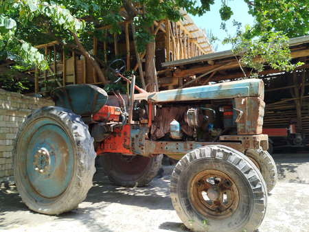 Traktor T28 pirsepi bilan