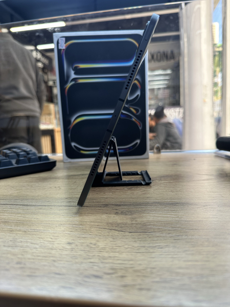 iPad Pro m4 256/sim kartali