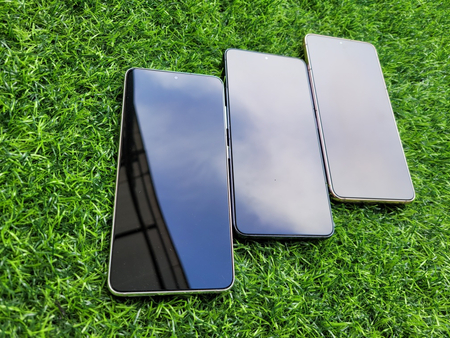 Samsung Galaxy S21 (5G). Hotira 256 GB. OzU 8 GB. IME o'tkan 100%