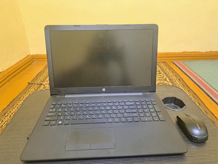 Noutbook sotiladi
