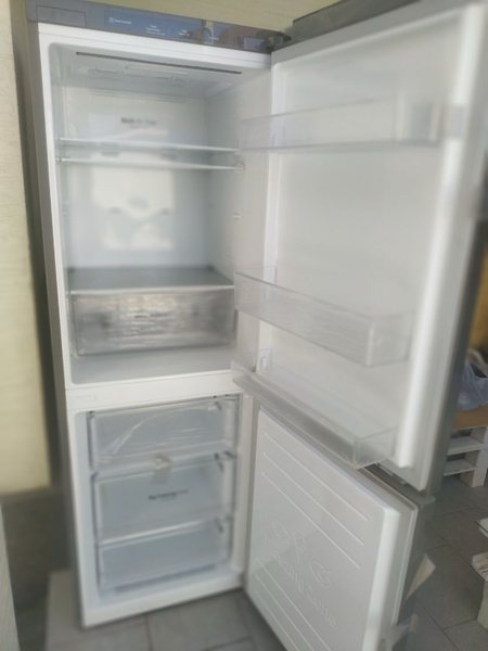 Продам золодильник новый , пользовались 2 месяца ..