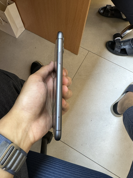 айфон 11  128 тали 94 батаре