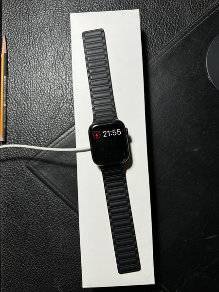 IWatch 7 45mm dark blue ideal!