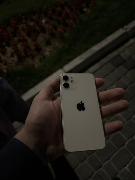 Iphone 12 mini yaxshi holatda telefon