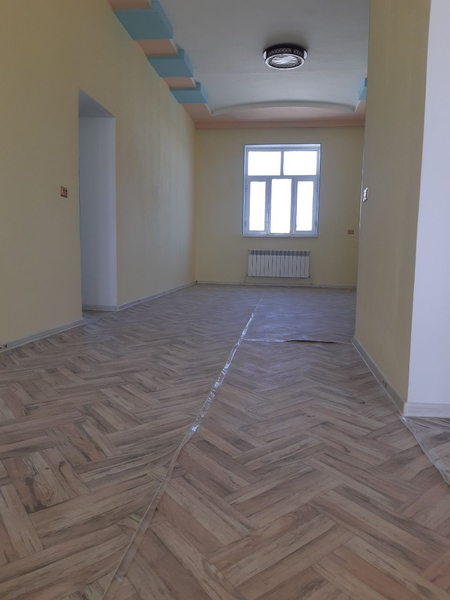 Uchastka sotiladi sarbon to‘yxonasi atrofida