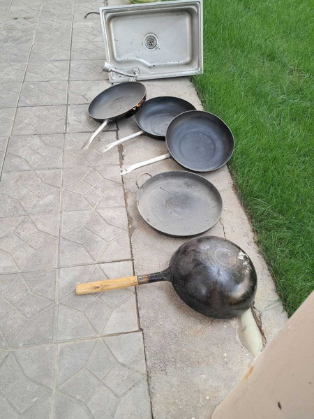 Большие сковородки, раковина цена 850000 за все