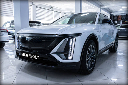 Cadillac lyriq в наличии