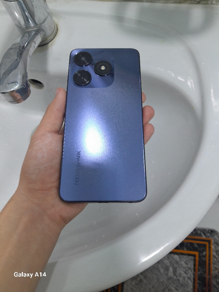Tecno spark 10 holati ideal