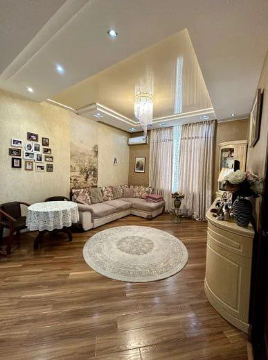 Ш.Руставелли 3/2/4 Высокопотолочка  73м2