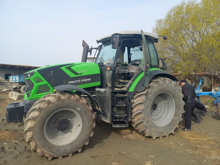 Traktor Deutz fahr 6155 agrotron