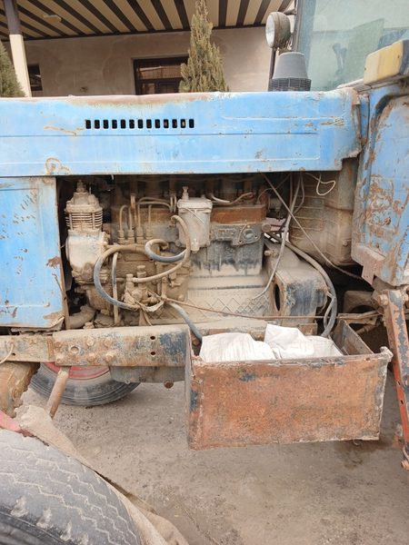 MTZ 80 SOTILADi yaxshi texnika