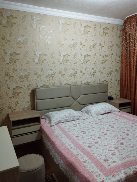 Продаётся 3-х комн квартира в центре Янгиюля